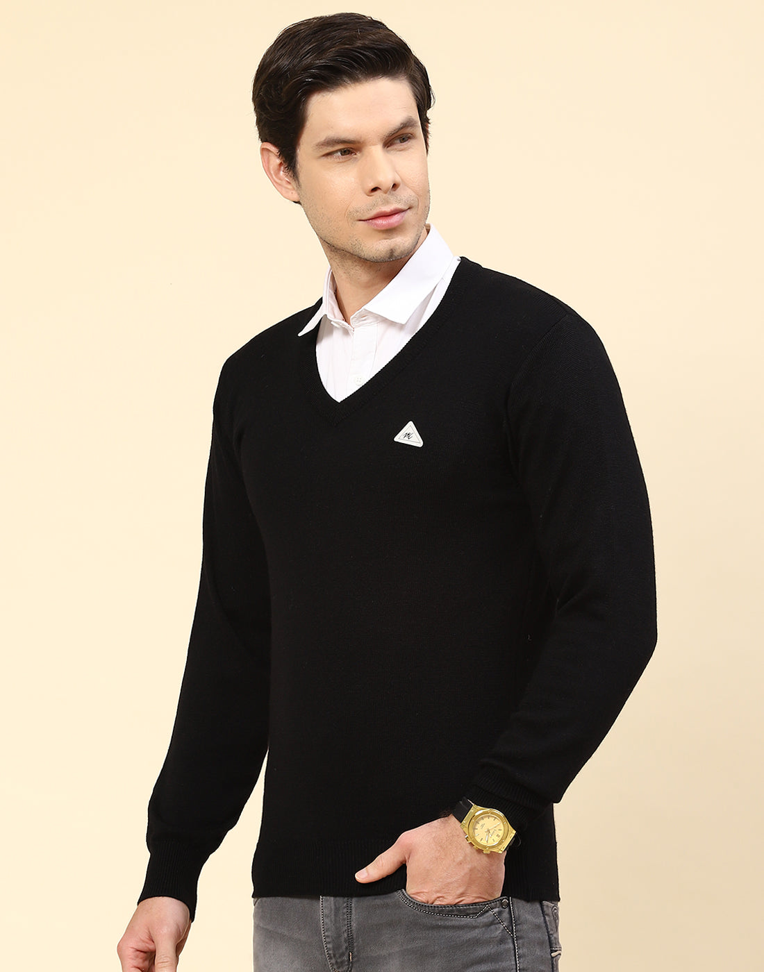 Buy Men Black Solid V Neck Full Sleeve Pullover Online in India - Monte ...