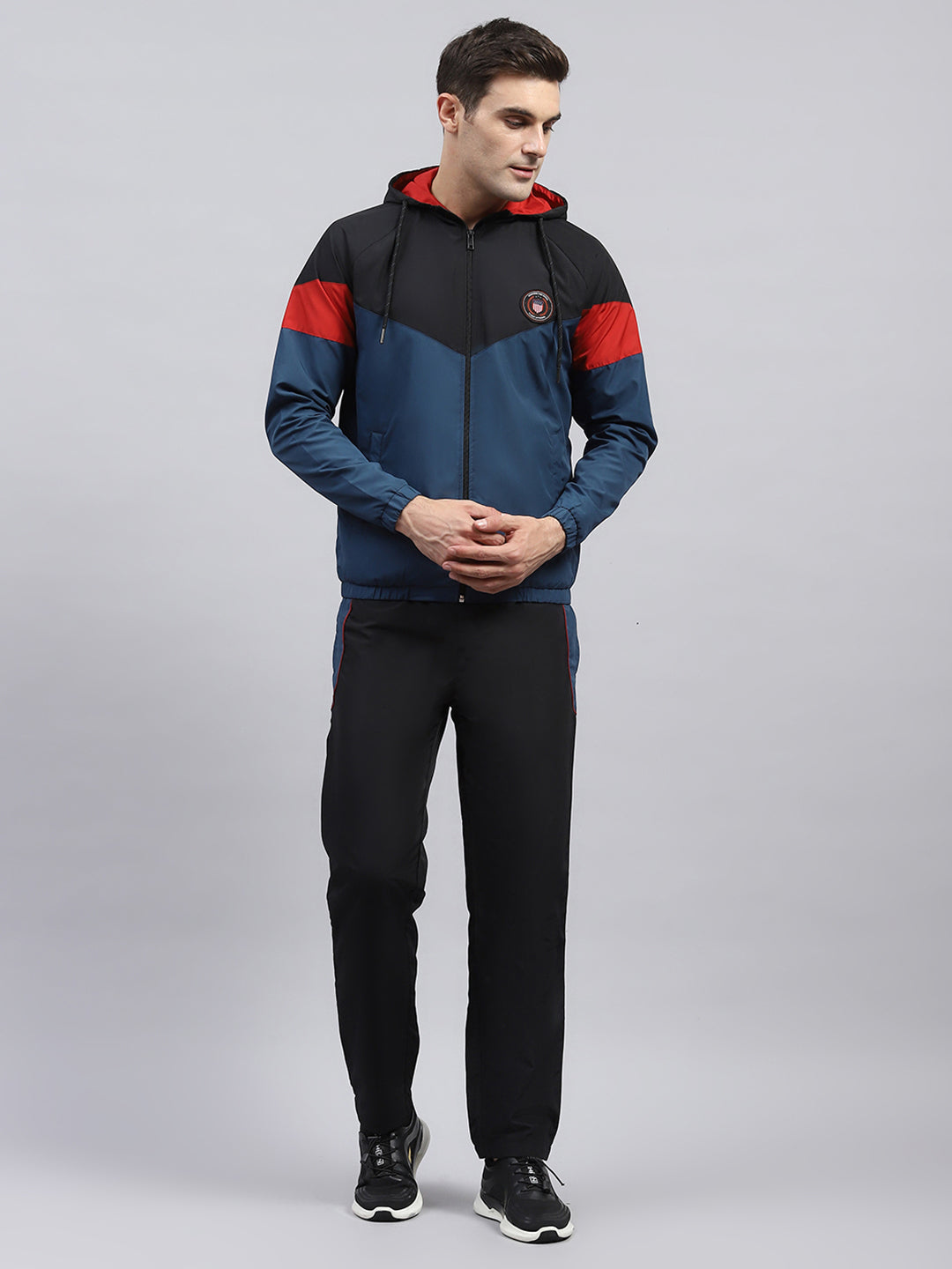 Buy Men Black Solid Hooded Full Sleeve Winter Tracksuit Online in India ...