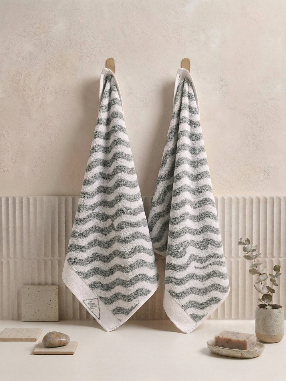 Buy Premium Green & White Pure Cotton Self Design 500 GSM Hand Towel 2 ...
