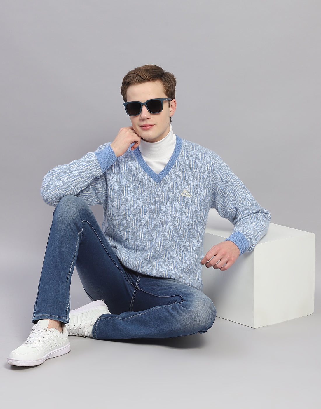 Buy Men Blue Solid V Neck Full Sleeve Pullover Online in India - Monte ...