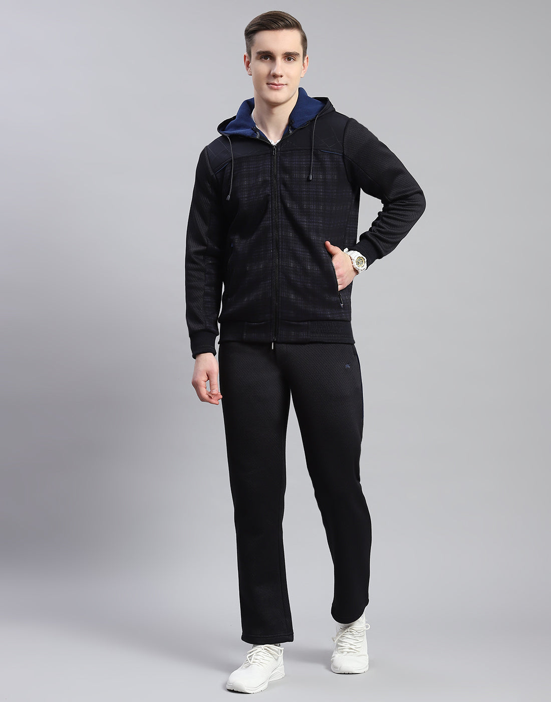 Buy Men Navy Blue Solid Hooded Full Sleeve Tracksuit Online in India ...