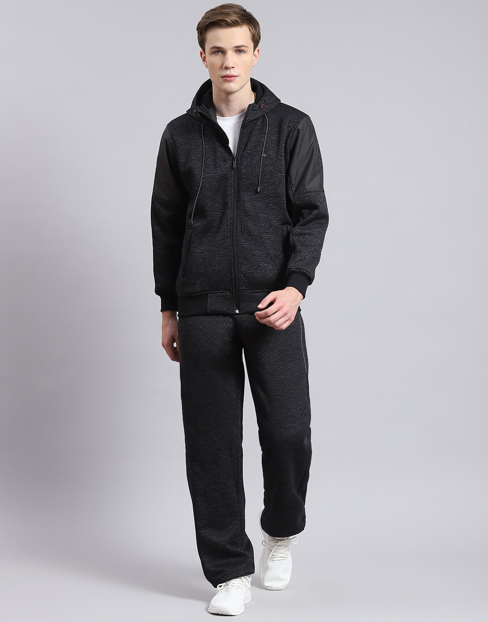 Buy Men Black Solid Hooded Full Sleeve Tracksuit Online in India ...